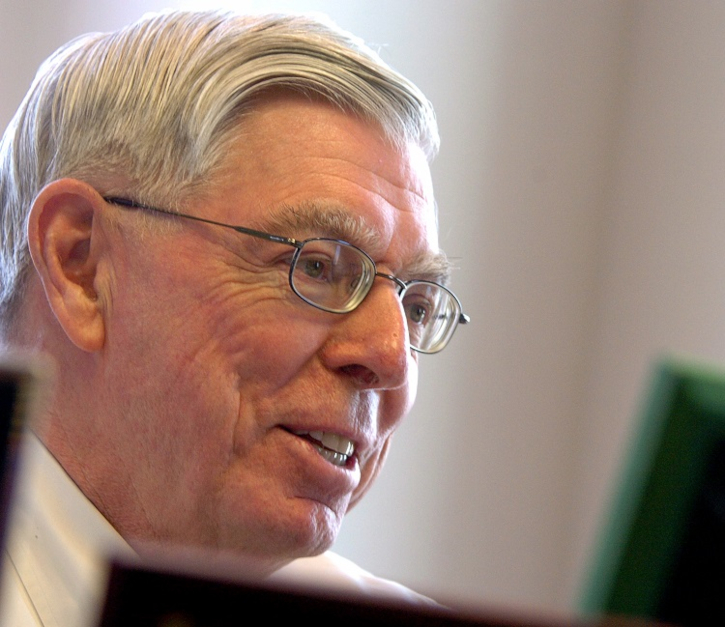 Former FCC Chairs Give Support to Diversity Certificate - Radio World